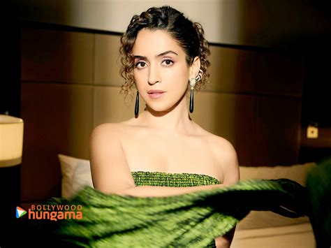 Sanya Malhotra Wallpapers Sanya Malhotra Bollywood Hungama