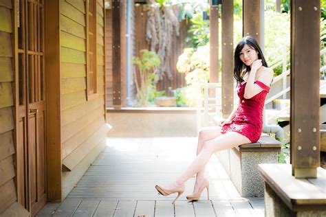 アジア人 女性 ブルネット 赤いドレス HDデスクトップの壁紙 Wallpaperbetter
