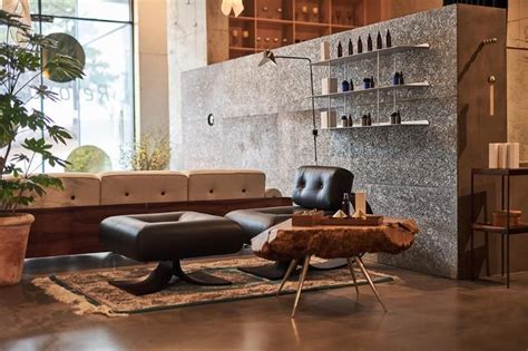 모던빈티지 스타일의 80평 가구 쇼룸 인테리어 편집샵 Lounge Chair Eames Lounge Chair