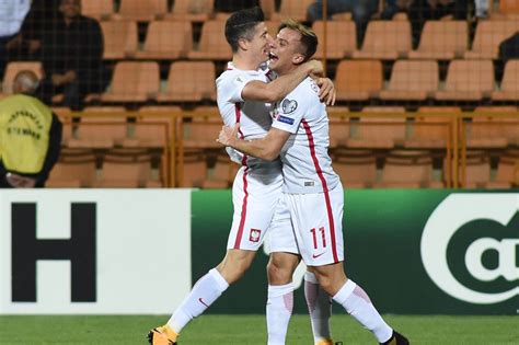Bayern Munichs Lewandowski Claims Polands Goal Scoring Title With Hat
