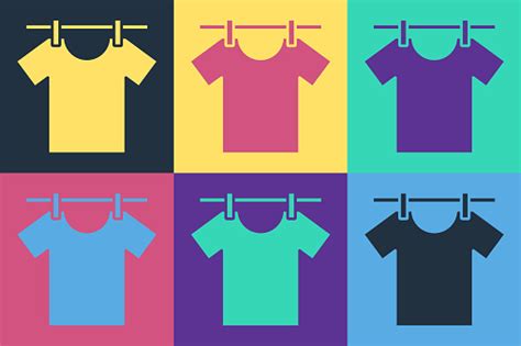 컬러 배경에 고립 된 팝 아트 드라이 의류 아이콘 깨끗한 셔츠 옷핀으로 밧줄에 옷을 씻으라 의류 관리 및 단정함 벡터 가사 집안일에 대한 스톡 벡터 아트 및 기타 이미지