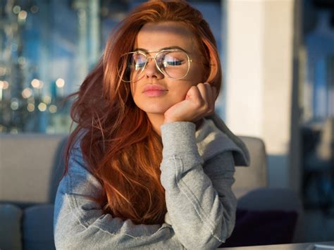 Обои Girl Sweetheart Redhead Glasses на рабочий стол
