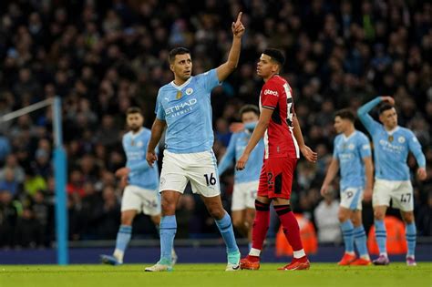 مانشستر سيتي يعبر شيفيلد يونايتد ويشعل صراع الصدارة في الدوري الإنجليزي