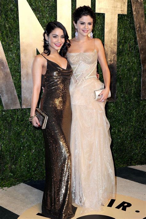 Vanessa Hudgens Selena Gomez Scrolller