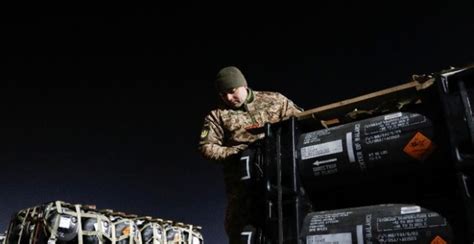 美国战术性暂停军援，俄迎来战略机遇期，乌克兰多地再遭空袭腾讯新闻