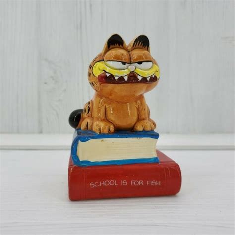 Vintage Enesco Garfield The Cat 4 In 2020 Ceramic Figurines Garfield