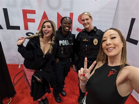 Exxxotica Nj Interviews Daily Wrap Ups And More Loyalfans