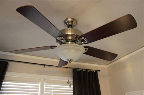 Cómo instalar un ventilador de techo con luz Albañiles