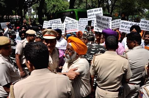 1984 Anti Sikh Riots Victims Protest Against Congress Over Pitrodas
