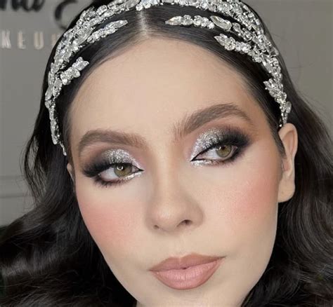 Pin De Lupita Gonzalez Corona En Maquillaje Maquillaje Con Sombra
