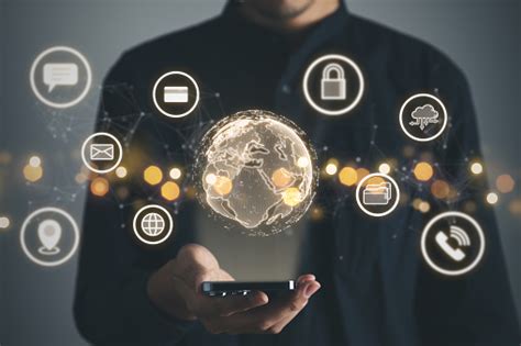 디지털 정보 기술 개념입니다 가상 지구 홀로그램을 들고 있는 사업가 소셜 네트워크 디지털 마케팅 네트워크 전송 컴퓨터 과학 및 금융 인공 지능 가상현실에 대한 스톡 사진 및