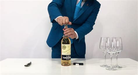 葡萄酒开断塞也不怕所有的专业开瓶技巧都在这了 知味葡萄酒