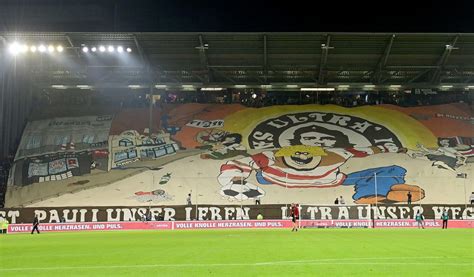 Hartel „liebt Es St Pauli Ultras Feiern Sich Mit Mega Choreo Mopo