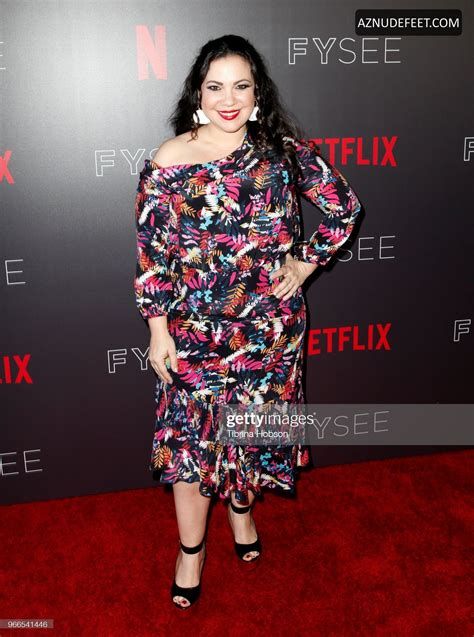 Gloria CalderÓn Kellett Feet Aznudefeet