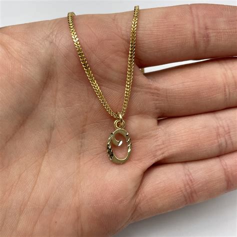 Letter O Handwriting Pendant Golden Hand Jewellery