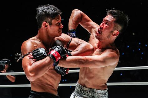 One ลุมพินี เสือแบล็ค ท พราน49 คำราม รุ่นแบนตัมเวต ใครถอนพร้อมเสียบ