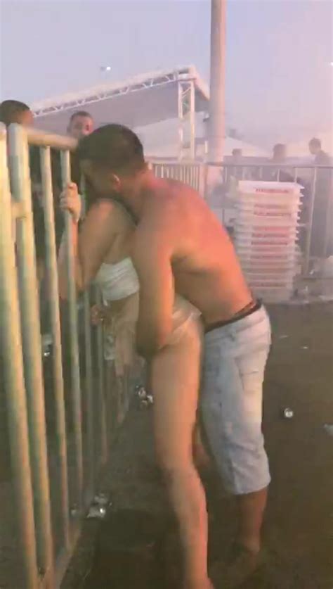 Flagra Transando Com Gostosa No Baile Cnn Amador