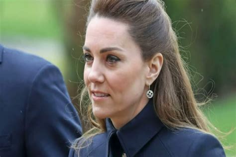Trable V Královské Rodině Kate Se Objevila Na Veřejnosti Bez Snubního Prstenu Tohle Se Stalo