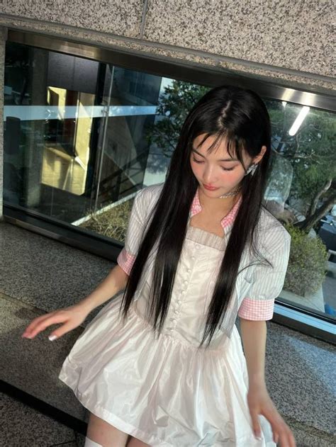 Illit Community Posts 안녕하세요 이로하 왔어요오ㅎ In 2024