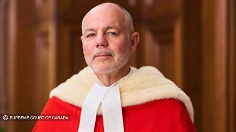 Un Juge De La Cour Suprême Du Canada Mis En Disponibilité Après Une