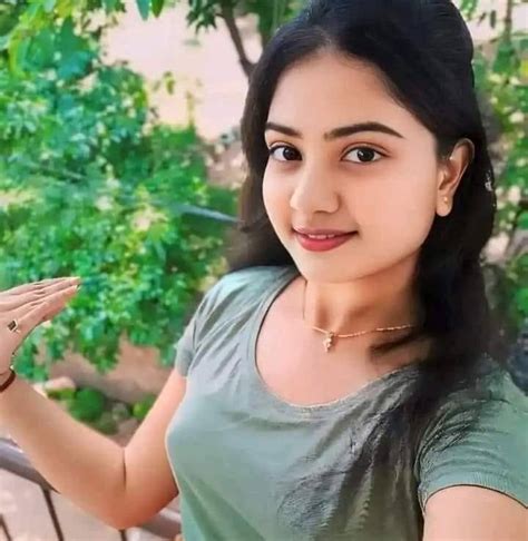 ফলো দিয়ে ম্যাসেজ দাও কথা বলতে চাইলে😊🥰 Reel Reels Suggestedforyou