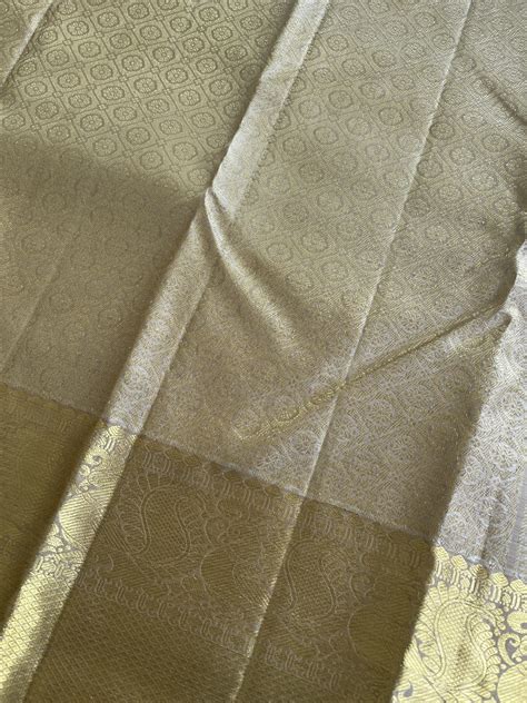 Dual Shade Gold Pure Kanchipuram Silk Saree Temple Of Navratna