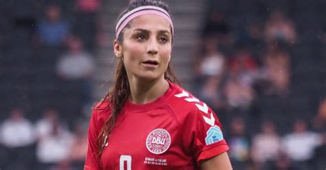 Nadia Nadims Mamma Död Avbröt Plötsligt Vm Sändningen Hänt