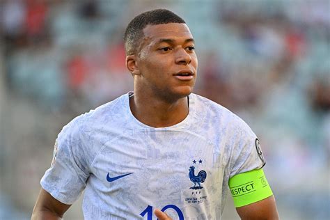 Foot Psg Mbappé Ouvre La Porte à Une Prolongation Au Psg Foot 01