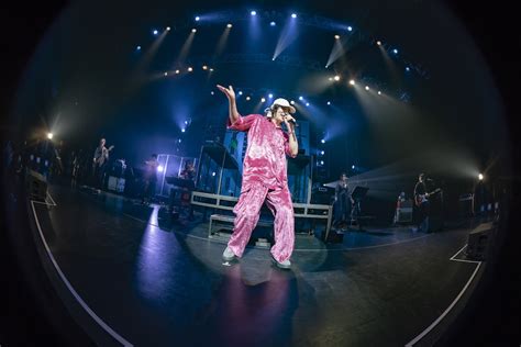 ビッケブランカ、ハロウィン当日に『knightclub』リリースツアー東京公演 Barks