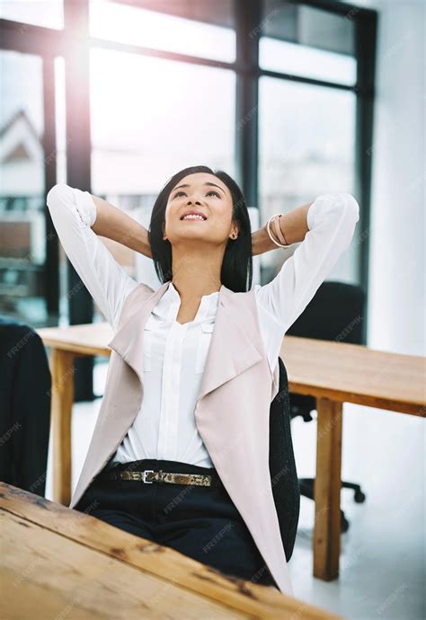 Premium Photo Business Woman Relax And Break At Office With Vision