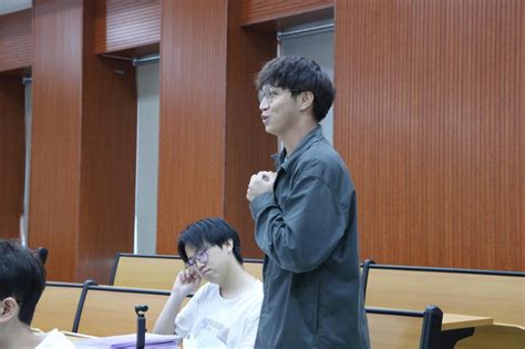 心晴大讲坛之心悦讲堂第六期 从存在主义的视角下浅谈 成为你自己” 学院新闻 华南师范大学心理学院