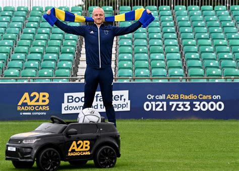 A2b Radio Cars Teams Up With Solihull Moors The Solihull Observer