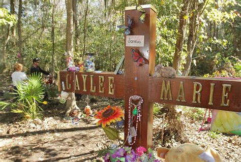 Pictures Revisiting Caylee Anthonys Makeshift Memorial Orlando Sentinel
