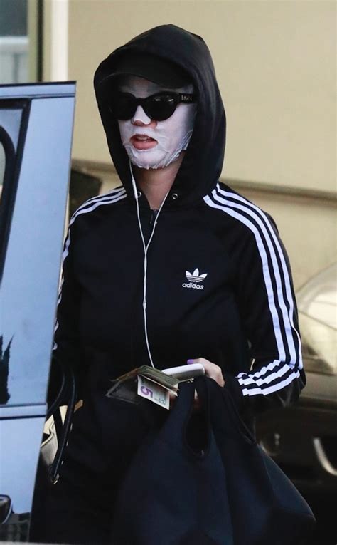 Photos From Stars Who Play Hide And Seek With Paparazzi