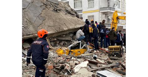 Нидерландия и Румъния изпращат спасителни екипи към Турция