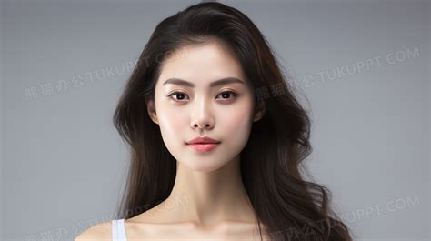 对着镜头自信微笑的美女模特人物特写jpeg格式图片下载熊猫办公
