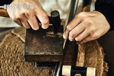 장인 창조적직업 반지 쥬얼리 액세서리 맞춤제작 상태 공방 작업장 공예 이미지 Jv12389810