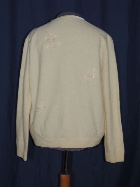 1950s Wool Angora Embroidered Flowers Ivory Sweate Gem