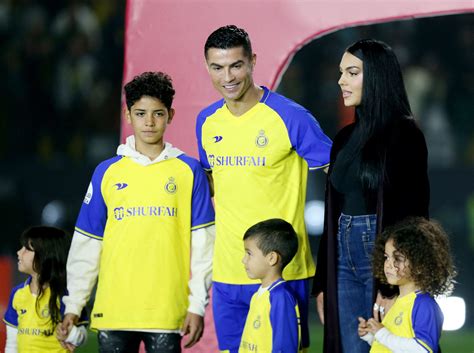 Cristiano Ronaldo Receives Enthusiastic Welcome From Al Nassr Daily Sabah
