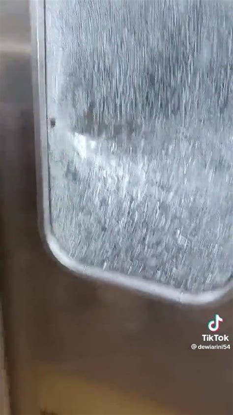 Heboh Suara Mirip Tembakan Di Buaran Kaca KRL Berlubang Penumpang