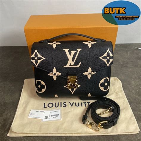 免運 Lv 路易威登 M45773 黑色壓花 大logo郵差包 側背包 斜背包 黑色郵差包 女包 手提包 蝦皮購物