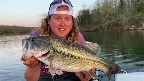 Giant Swimbaits For Double Digit Bass Absolutely Epic Youtube