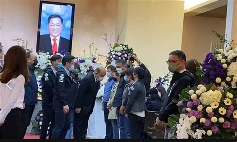 林崑海辭世蘇貞昌至靈堂致哀 朱立倫送「長澤厚德」花籃悼念