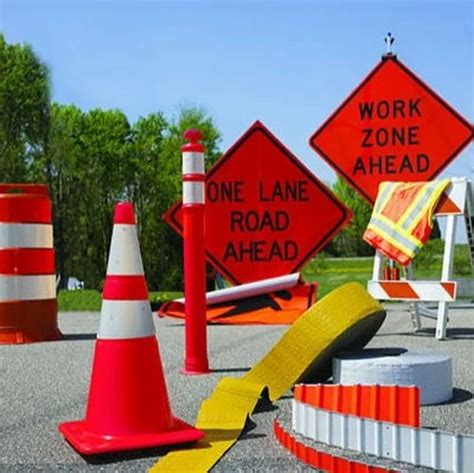 Retro Reflective Road Signage At Best Price In Prayagraj By Metro Fire