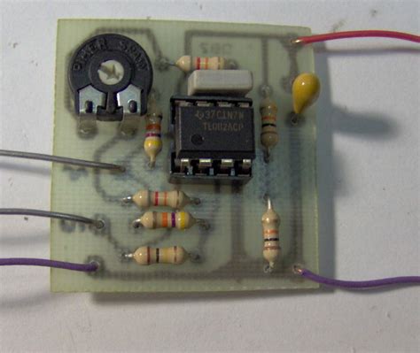 Sawtooth And Squarewave Oscillator