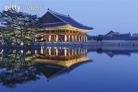 건축물 경복궁 관광지 경회루 누각 고건축 국보 궁전 나무 문화재 반영 밤 밤[시간] 사적 문화재 서울 식물 실외 야경 정자 정자