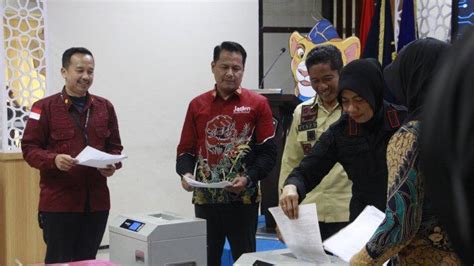 Kantor Imigrasi Malang Musnahkan Belasan Ribu Berkas Arsip Fisik