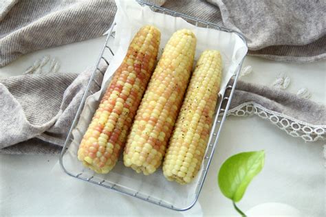 烤糯玉米糯玉米和甜玉米大山谷图库