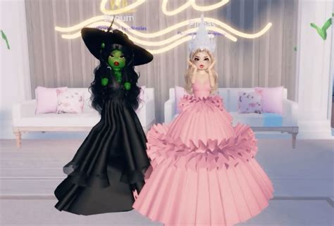 Dress To Impress Glinda And Elphaba In 2024 Dress To Impress Dress