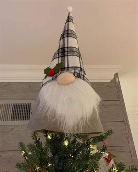 18 Creative Tree Topper Ideas To Crown Your Christmas Tree With Holiday Flair